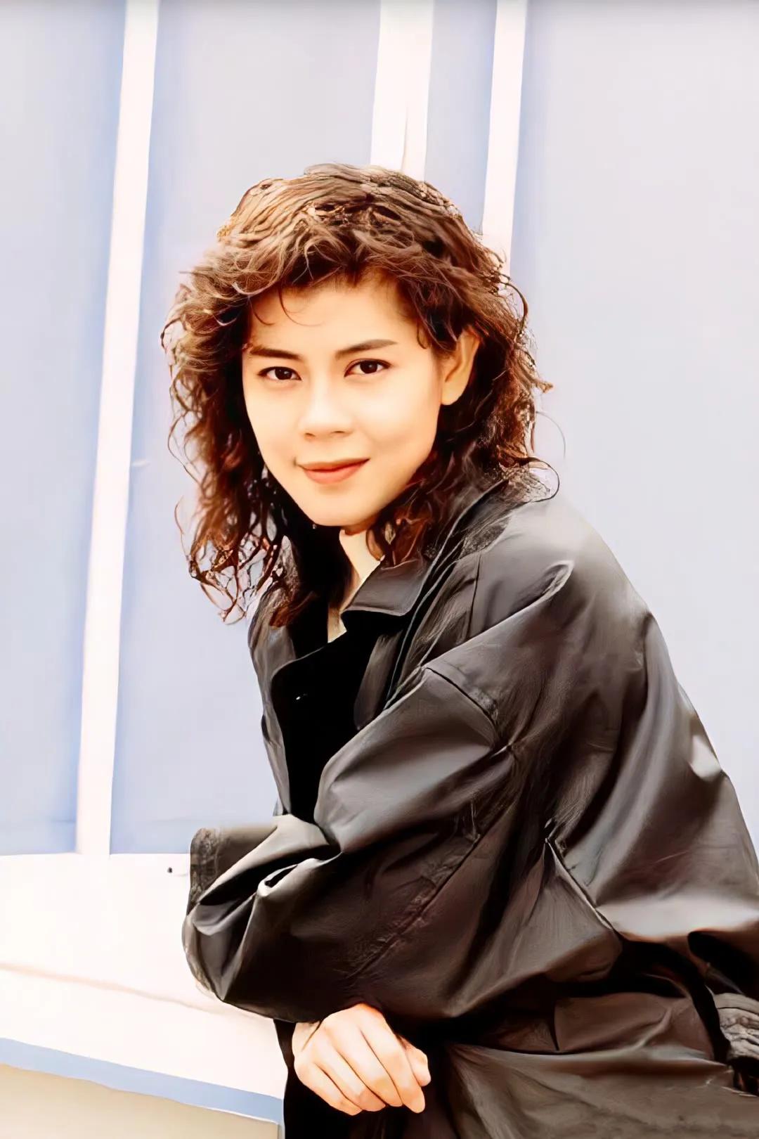 Hong Kong actor Leung Pei-ling nostalgic photos 1 - iNEWS