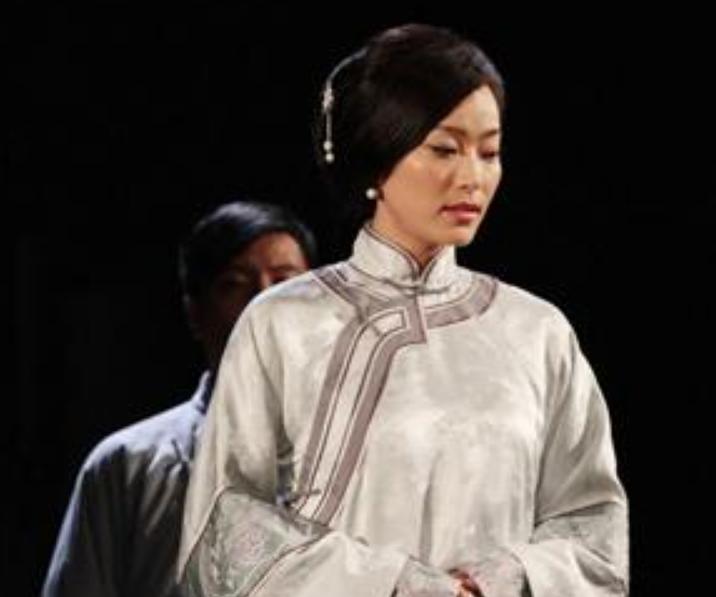 Actor Shao Bing: Married to Zhang Pei, 12 years younger, a family of ...