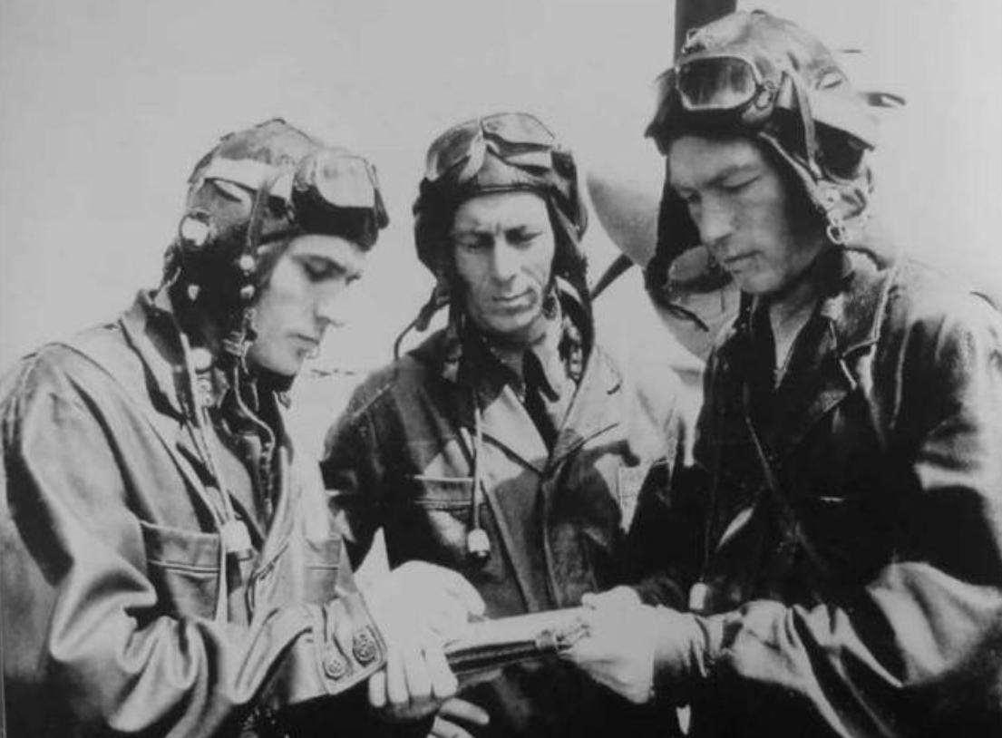 In the hand-to-hand battle in Birchwood Town, the sound of Ula and the ...