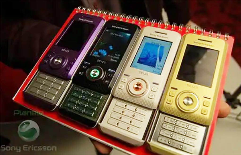 "Sony Ericsson mobile phone" back in the arena?It looks like the iPhone ...