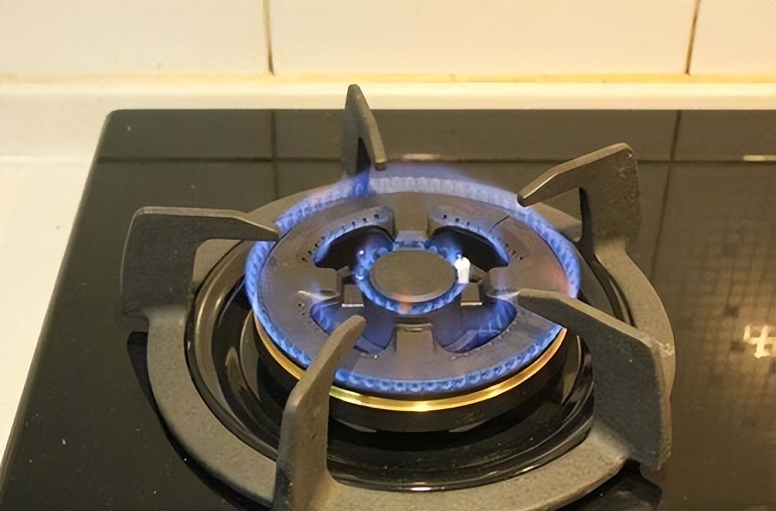 What should I do if the gas stove in the kitchen always fails to fire ...
