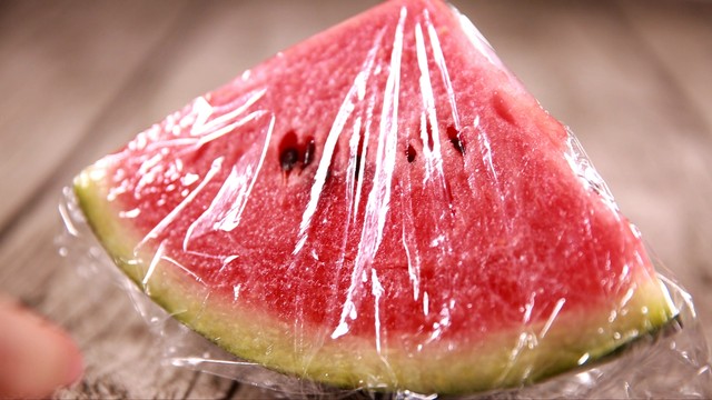 Unveiled: Will watermelon wrap plastic wrap be poisoned? Experiments ...