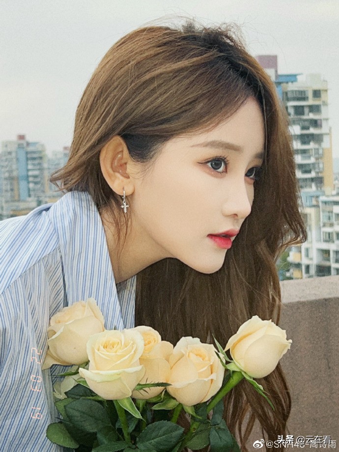 Beauty artist SNH48-Zhou Shiyu's charming and beautiful photos, so ...