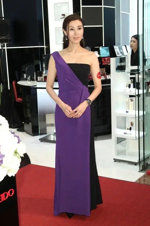 Li Jiaxin is known as "the most beautiful Hong Kong sister". Now, in ...