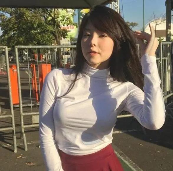 Mayumi and FLY jungler Spica officially announce their relationship - iNEWS