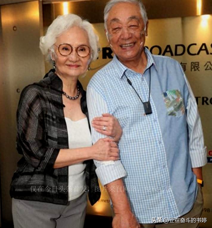 86-year-old Zeng Jiang, leaning on a cane, appears with white hair and full of energy. He has ...