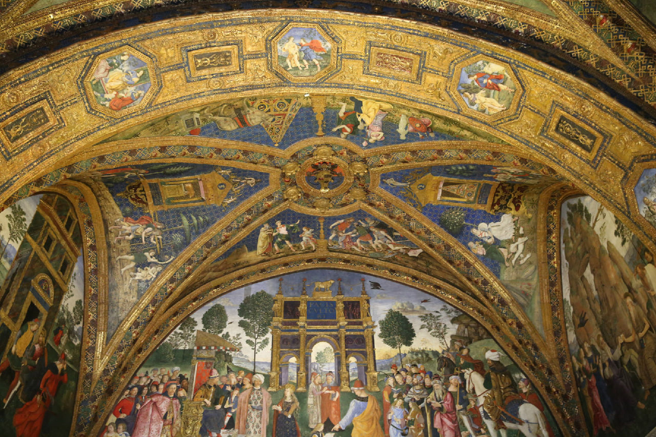 What was the background of the rise of traditional polytheism during ...