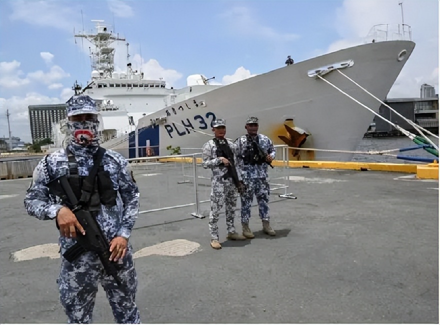Bright Sword South China Sea! Our coast guard formation is on standby ...