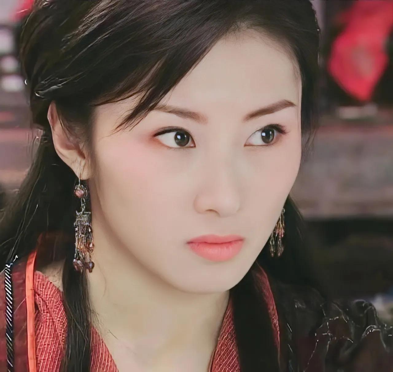 Outrageous! The Bai Yueguang and the vicious girl in these costume ...