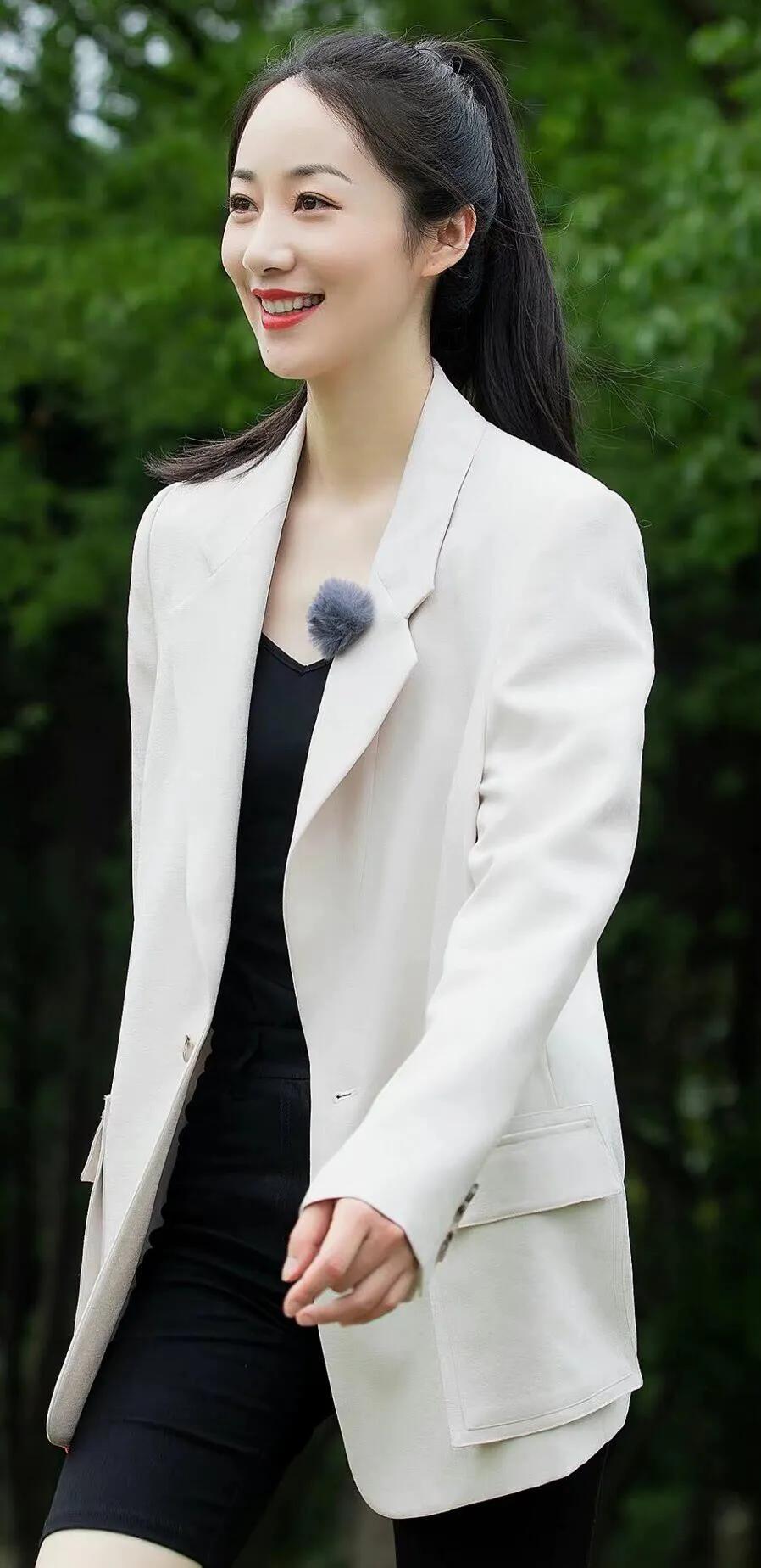 Han Xue's Unique Charm - iMedia