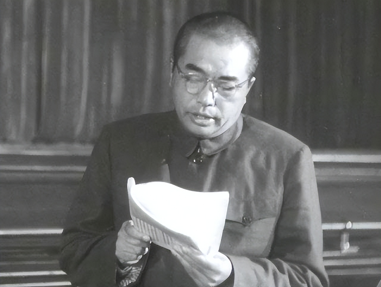 Awarded in 1955, Peng Dehuai overwhelmed Chen Geng by "showing off his ...