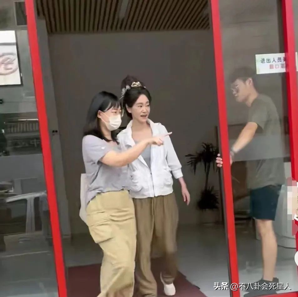 64-year-old Liu Xuehua is too old to be recognized, from Qiongyao girl to bleak evening scene ...