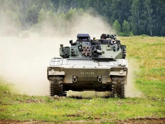 Evergreen, Swedish CV90 infantry fighting vehicle - iNEWS