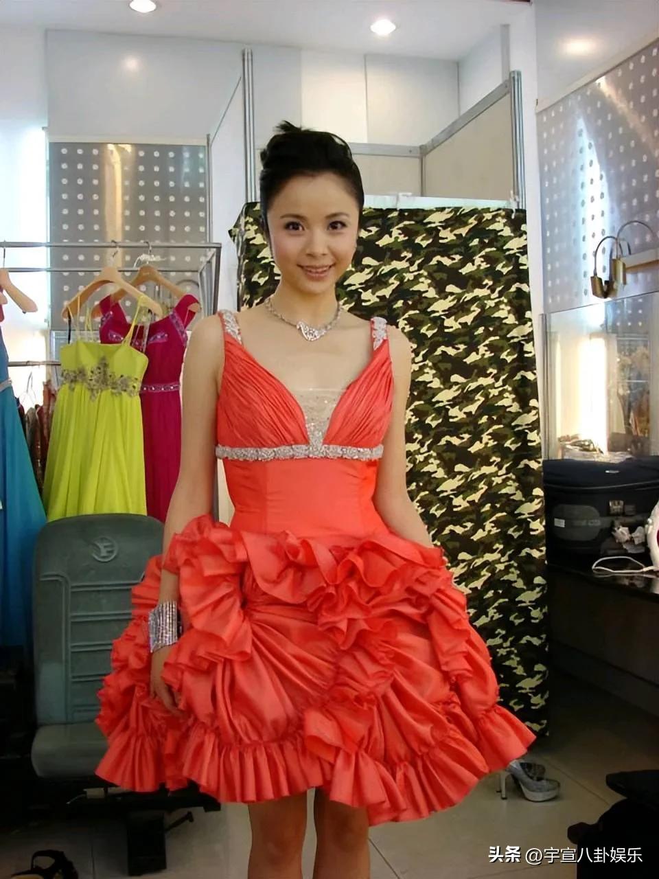 Chen Jiayan: After divorcing Lian Yiming, she adopted her daughter ...