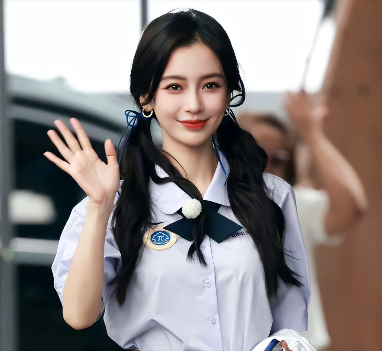 "Running Man" group photo, Song Yuqi stabilized the C position, the ...