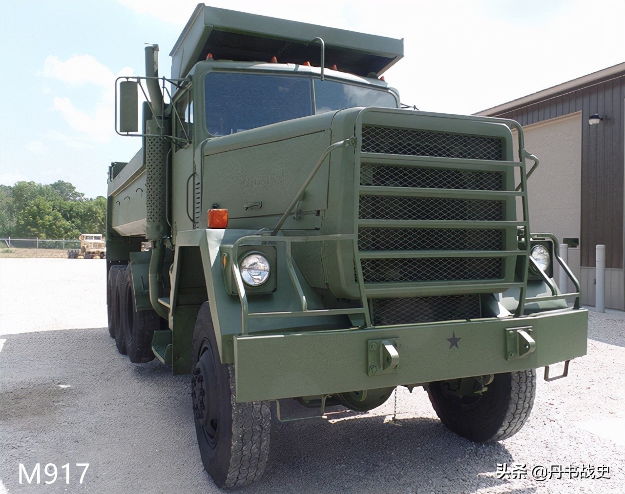 The US military's M917 series dump trucks, commercial trucks are the ...