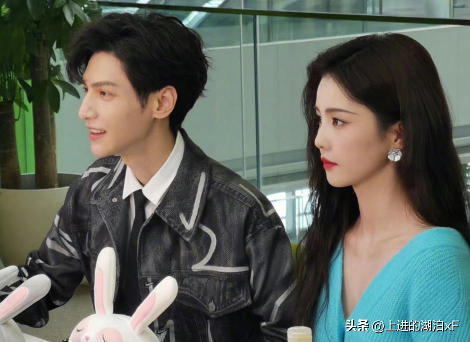 What does Luo Yunxi look like in real life? Say goodbye to the filters ...