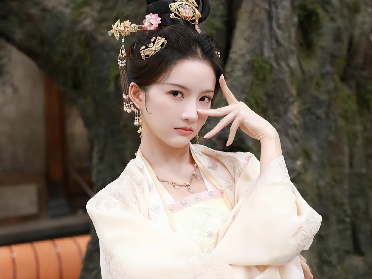 The scheming queen VS the charming queen!"Ning'an is like a dream ...