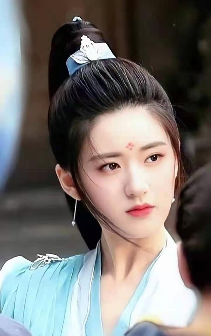 Zhao Lusi's costume style is cute and beautiful. Do you like this kind ...