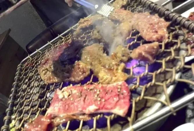 Take a peek at the classic Korean cuisine "troop hot pot", not military ...