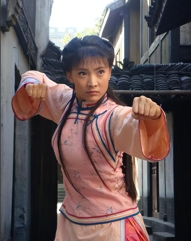 Bai Jing: She became popular at the age of 24, and was killed by her ...