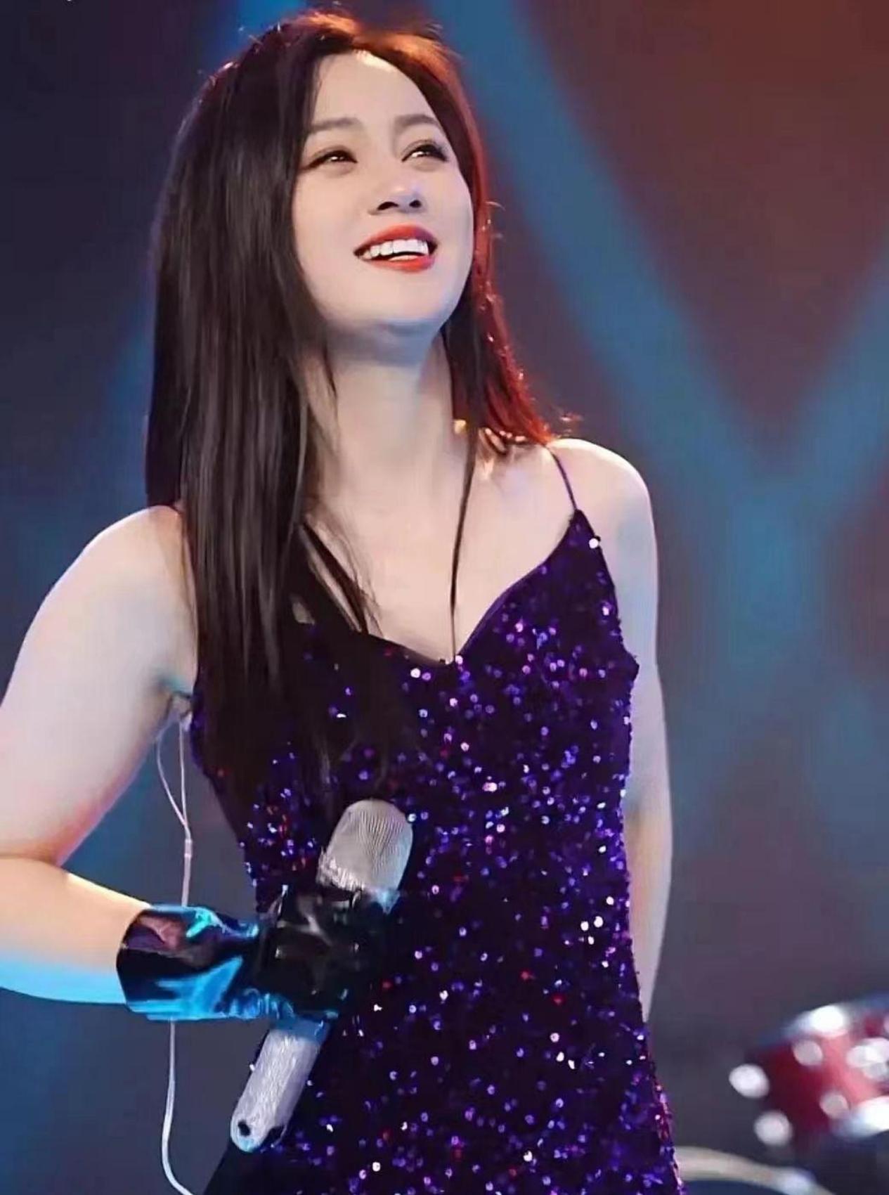 Tang Yi: The dream of music blooms with passion! - iNEWS