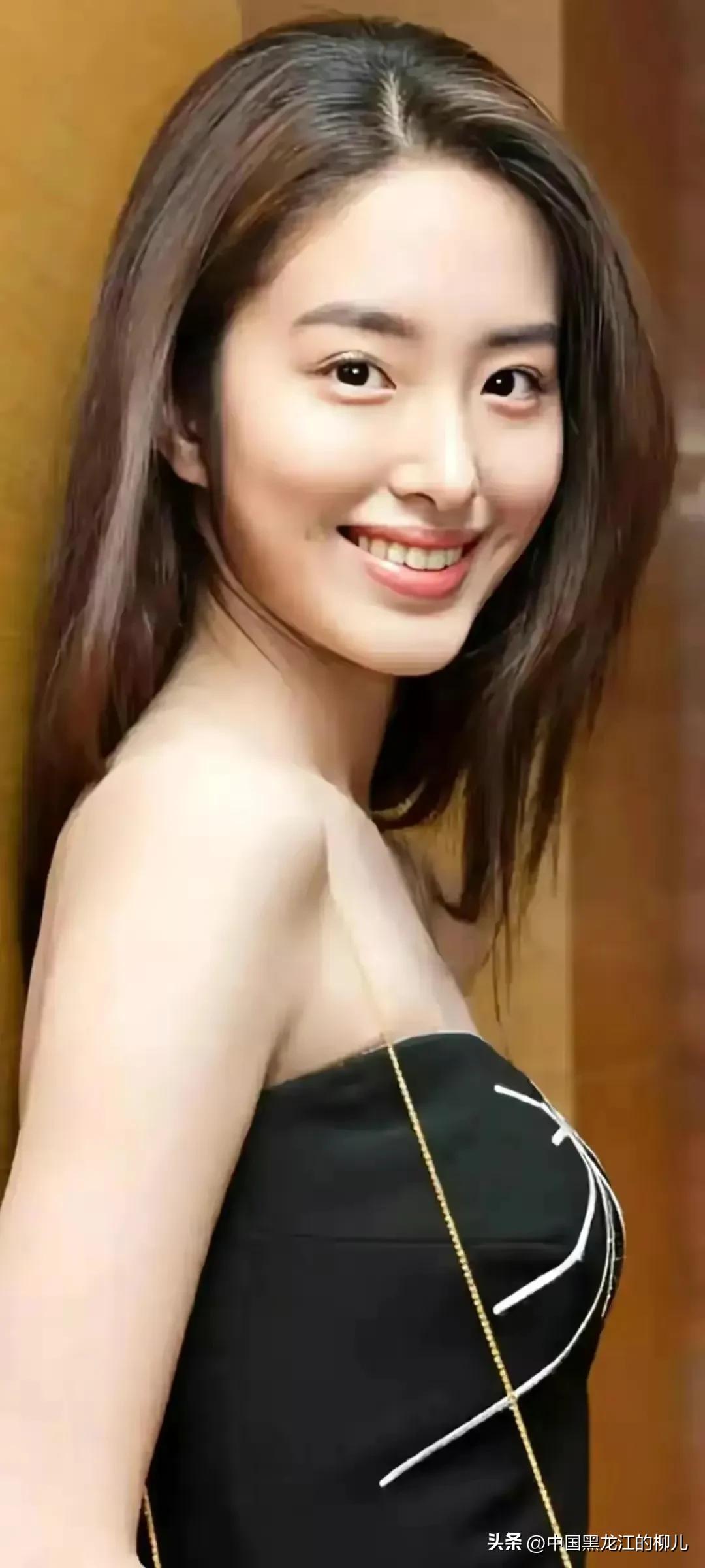 Movie star Yang Caiyu - beautiful photo - iNEWS