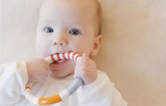 Is the baby spitting bubbles a precursor to pneumonia? Don't be nervous ...