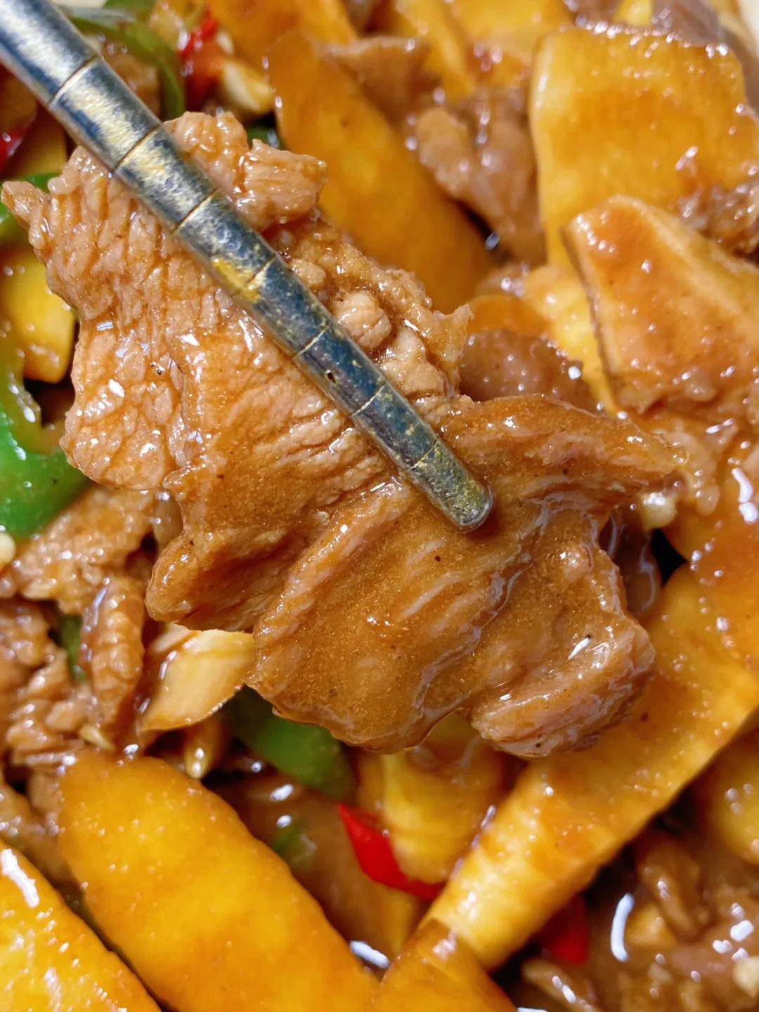 The home-cooked recipe of bamboo shoots and beef, spicy and delicious ...