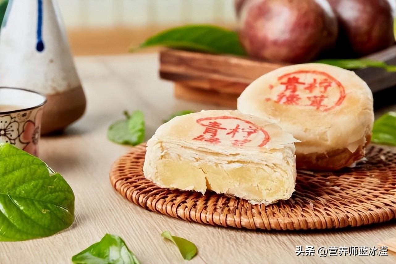 Want to eat moon cakes with knowledge, can children eat them?How big is ...