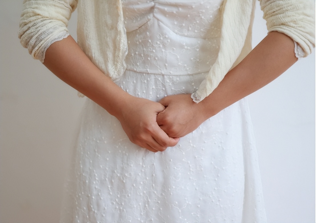 What should a girl's normal private parts look like? How to tell if it is healthy? There are 3 ...