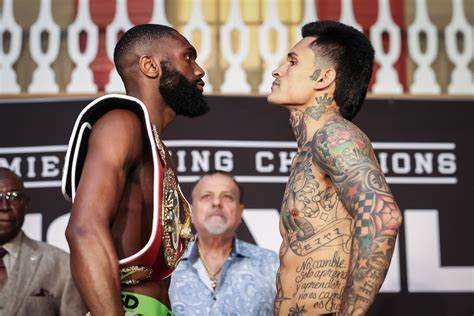 Jalen Ennis defends IBF interim welterweight title with TKO - iNEWS