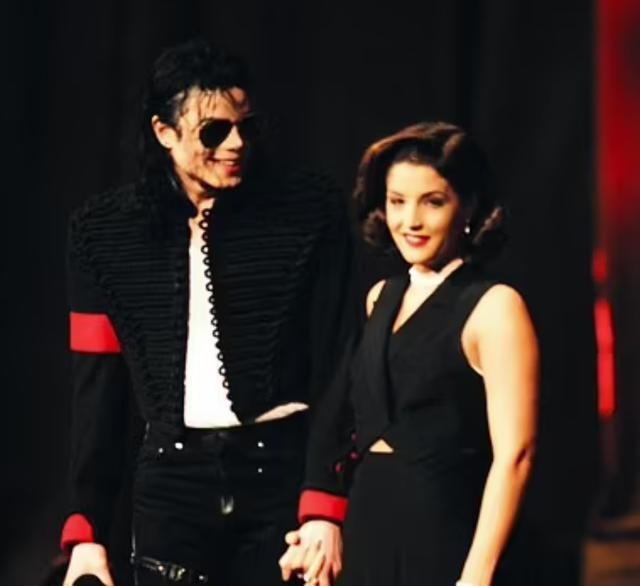Michael Jackson's ex-wife published a book, saying that MJ was willing ...