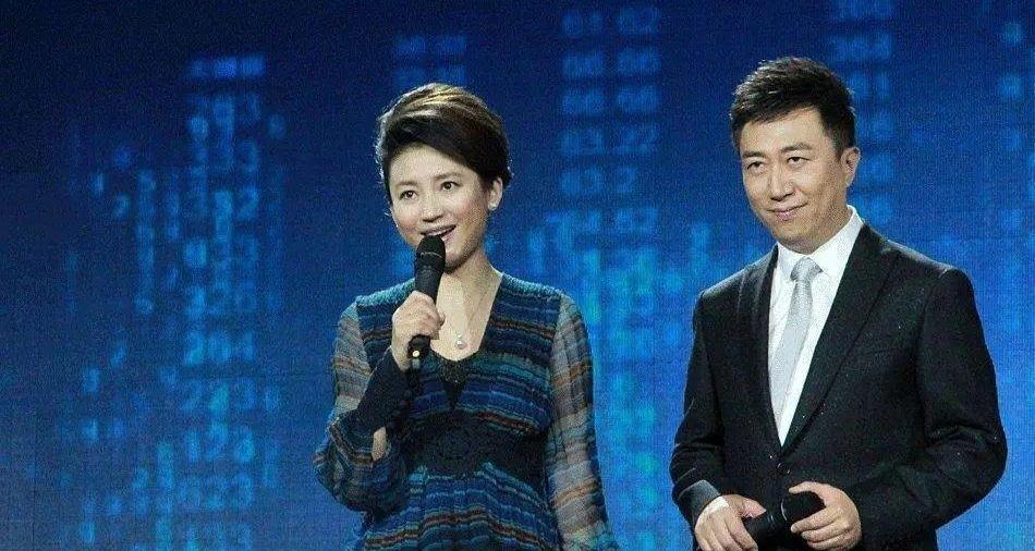 Original CCTV host Chen Weihong: He married a beautiful classmate and has a son and a daughter ...