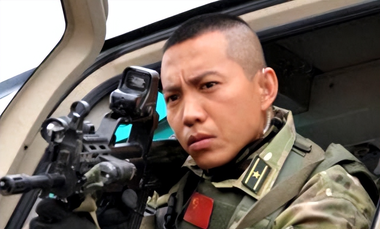 The famous actor Gu Zhixin was trampled by a horse at the age of 34 and became a cripple. His ...