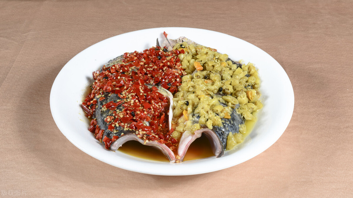 Hunan specialty food: fish head with chopped pepper, rich in taste and ...