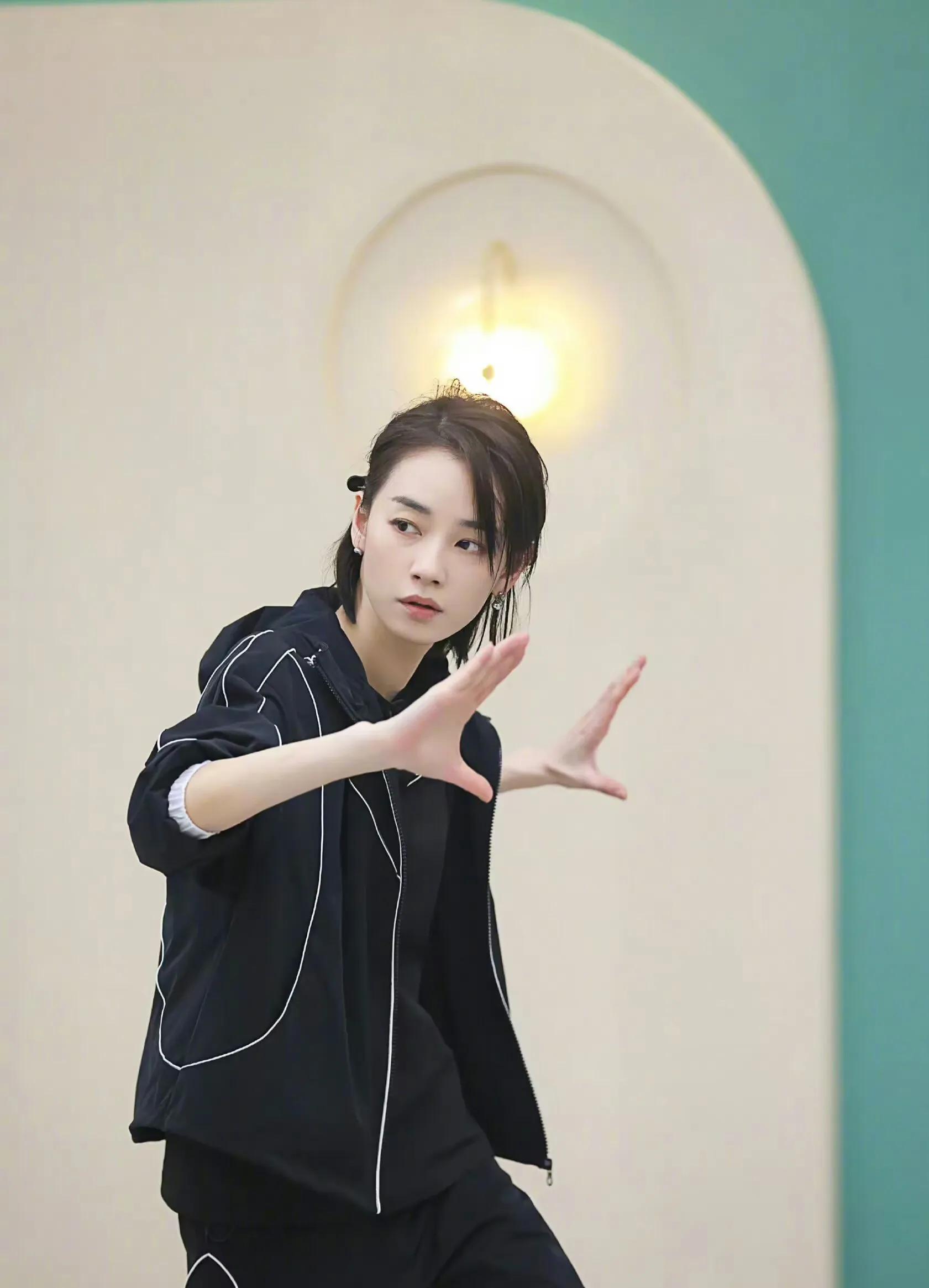 Liu Yase madly hates netizens late at night, to be honest, if you don't ...