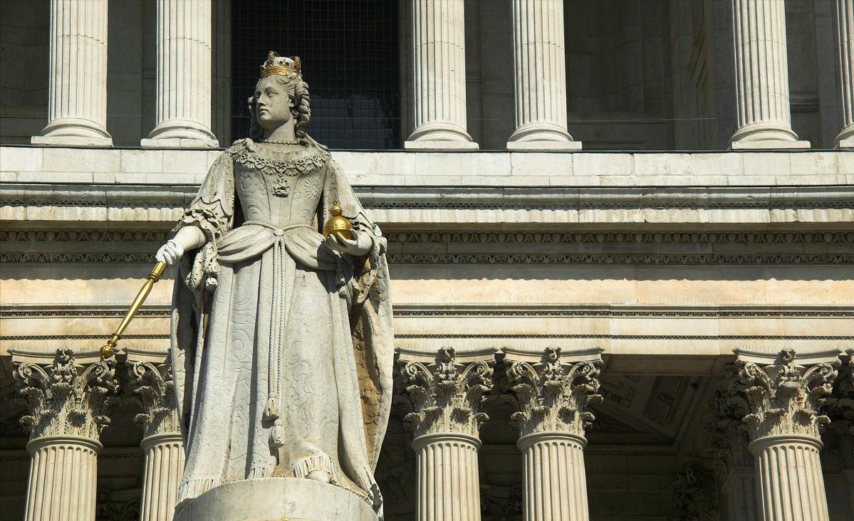 Talking about the artistic atmosphere during Queen Anne's reign and its ...