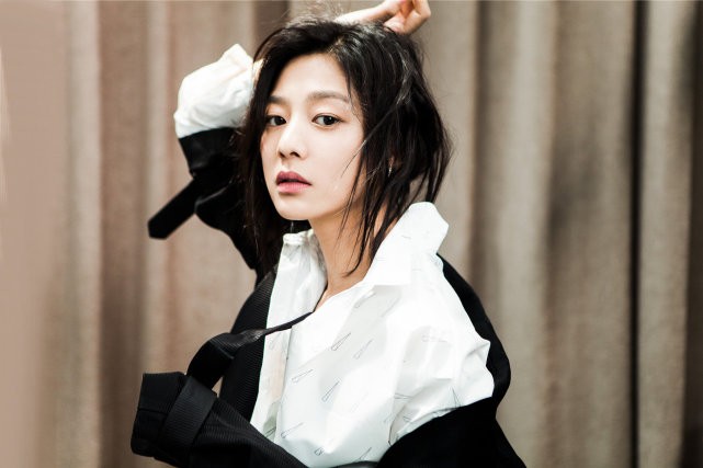 With Gao Yuanyuan's "Dongfeng", Wang Zhener finally became popular, but ...