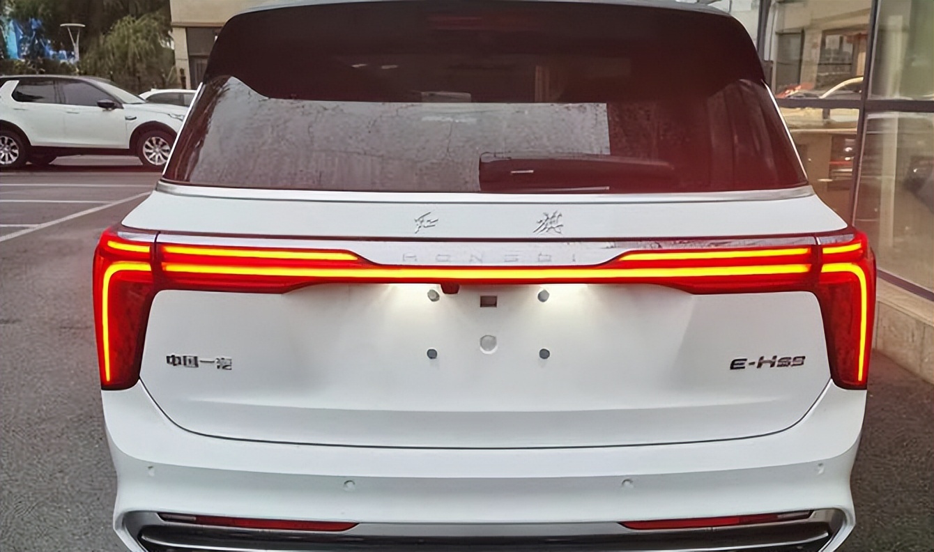 Hongqi's new car HS9 is powered by exposure, equipped with the same 4 ...