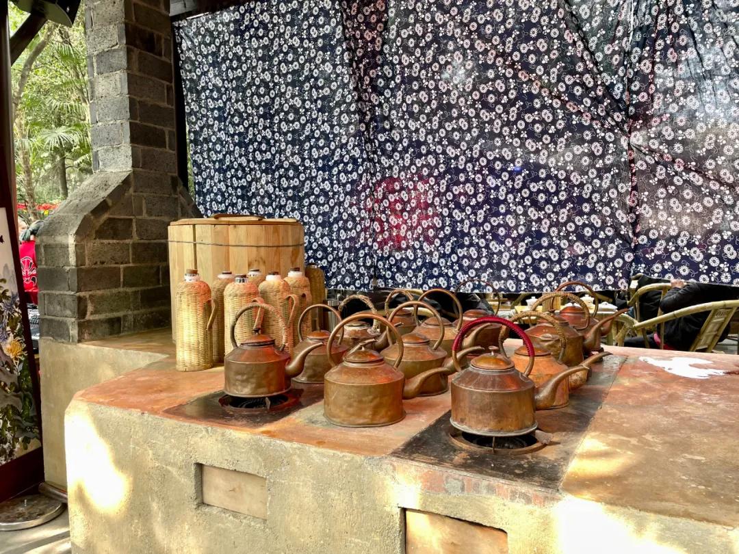 Talking about Heming Tea House in Chengdu People's Park - iNEWS