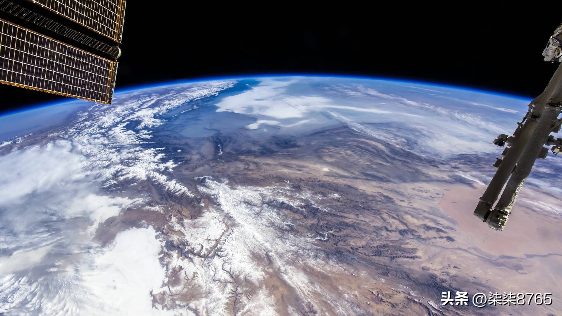Space overlooking the earth 3K dynamic desktop wallpaper Apple mac ...