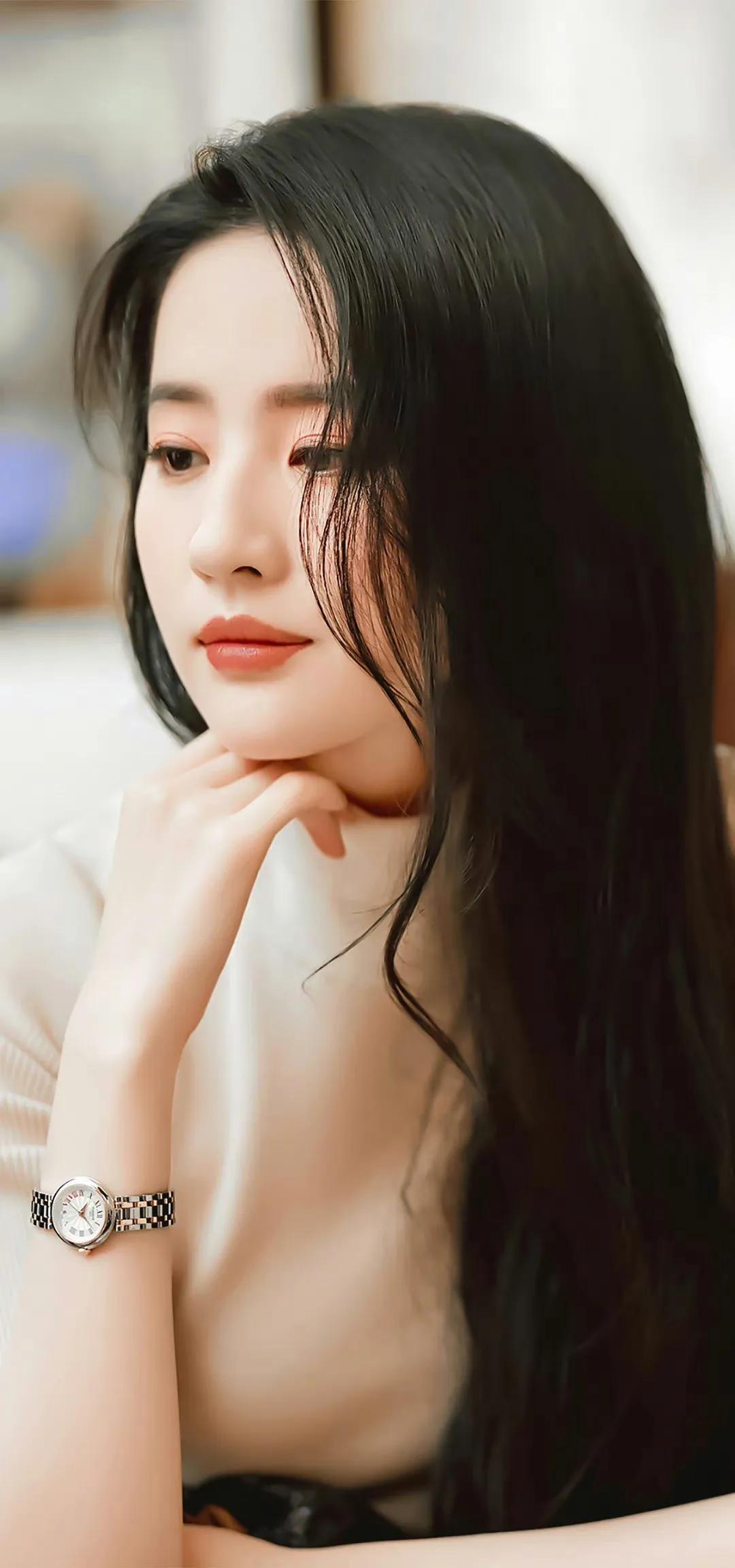 Liu Yifei - iNEWS