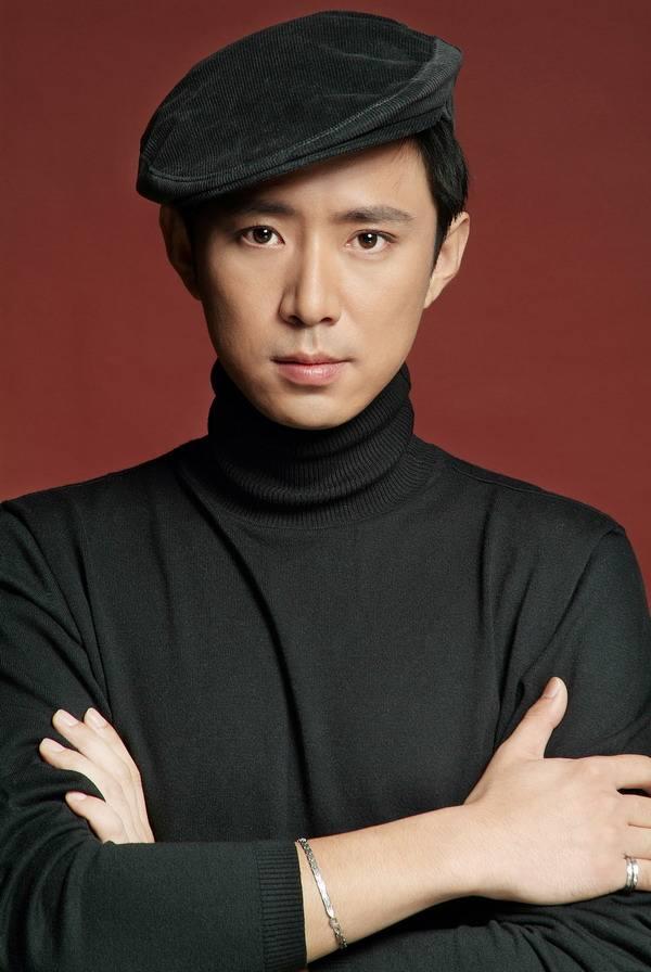 Famous actor Gao Xin: protect his paralyzed girlfriend with love, let ...