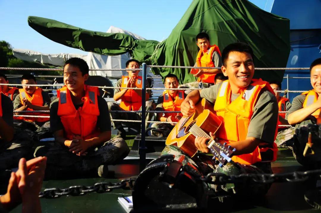 Danfeng Zhangjie To old comrade Ah Zhen - iNEWS