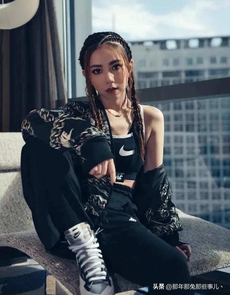 GEM Deng Ziqi, a powerful female singer, songwriter and music producer ...