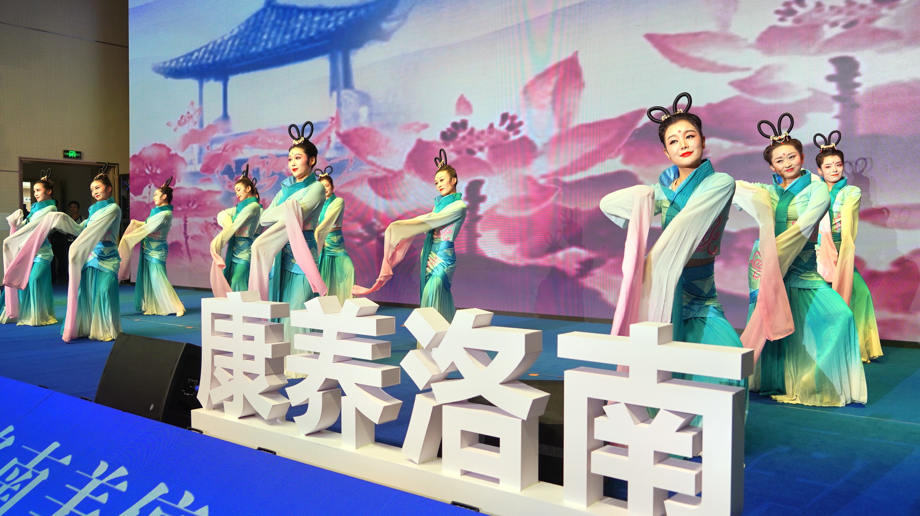 Encounter Kangyang Luonan's dream-seeking poems and the distance - iNEWS