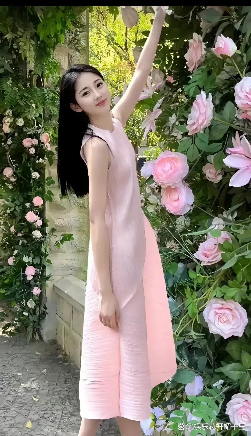 Xiaoya personalized dress up - iMedia