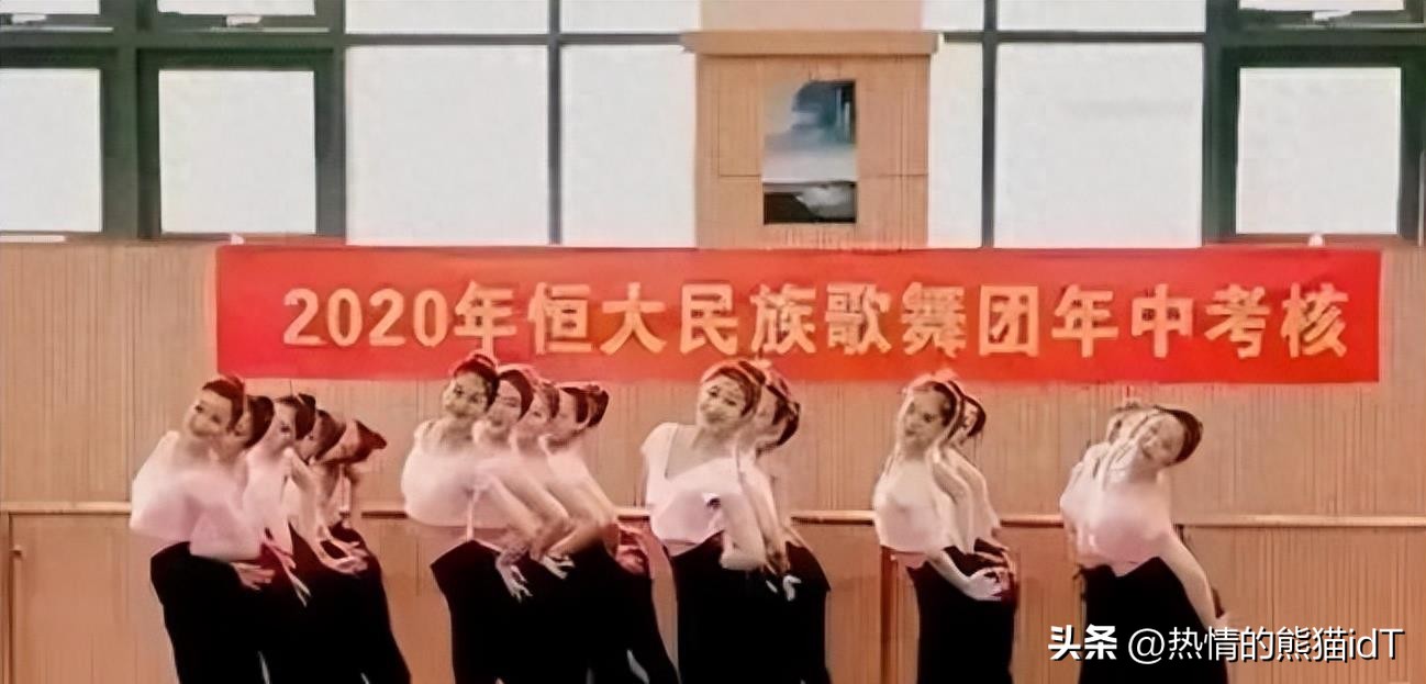 Bai Shanshan, the female leader of Xu Jiayin's royal song and dance ...