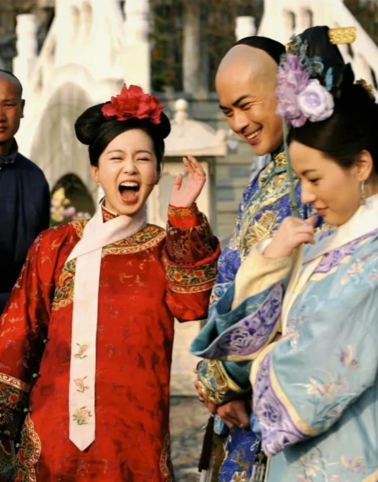 Travel through history and feel the superb performance of actors ...